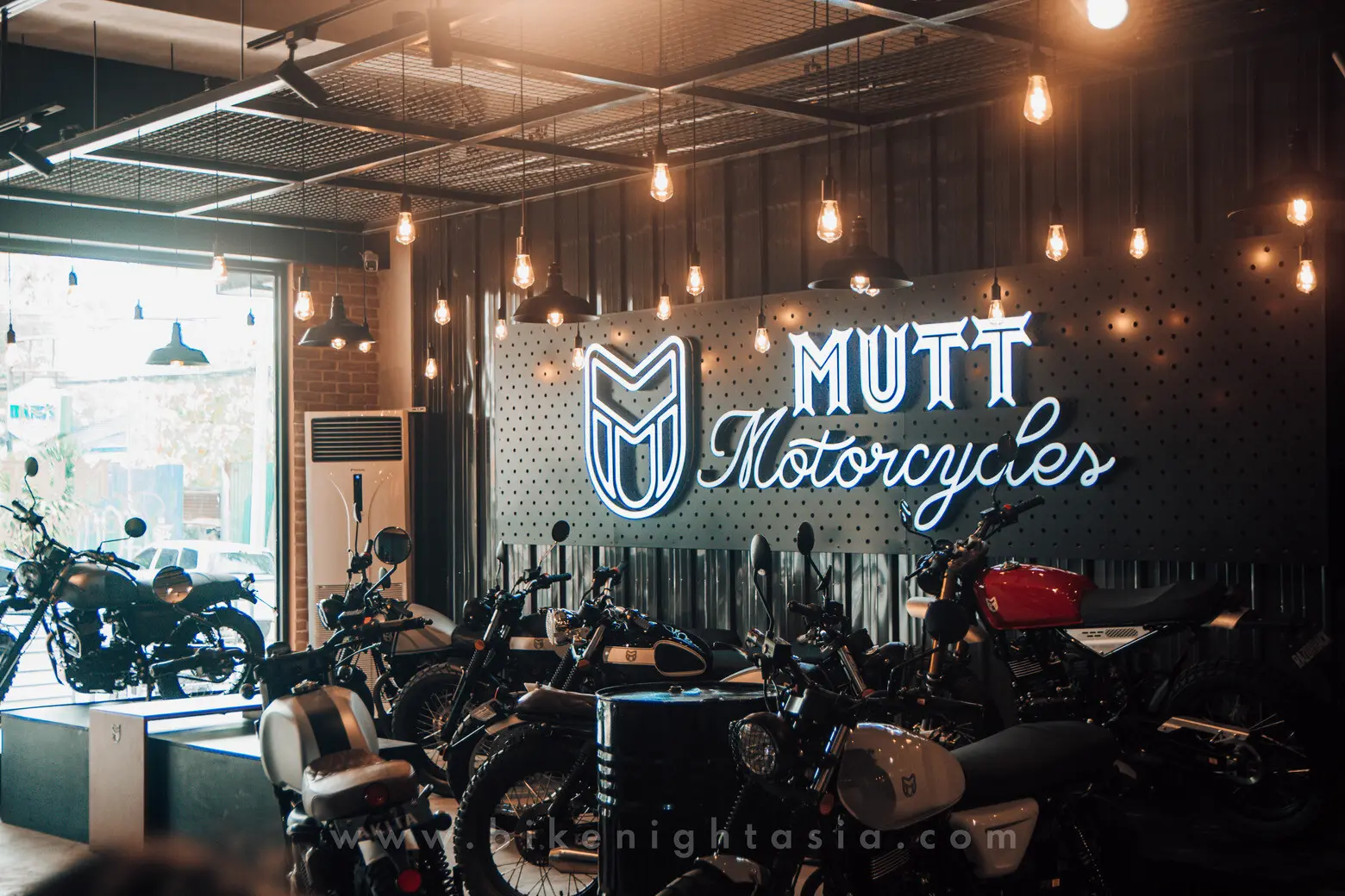 Bike Night Asia Philippines - Mutt Motorcycles Newest Showroom in White ...