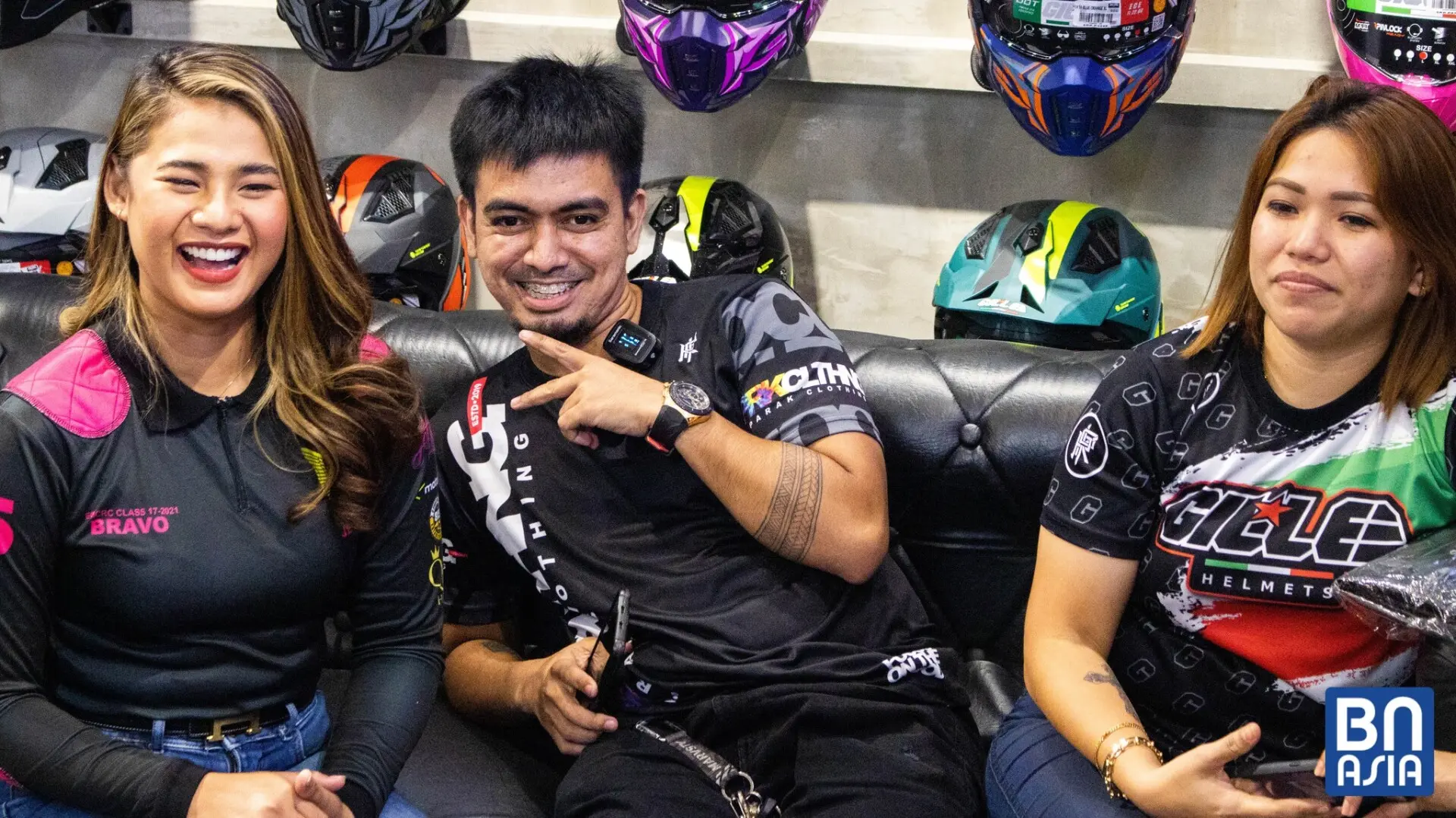 Bike Night Asia Philippines - Fina-Lee! Jet Lee signs her contract with Gille Helmets Philippines